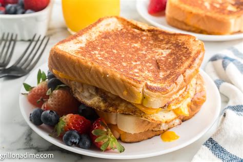 Blackstone Grilled Cheese Egg Sandwich Grillonadime