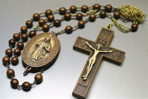 Handmade Traditional Maple Hard Wooden Catholic Rosary Prayer Beads