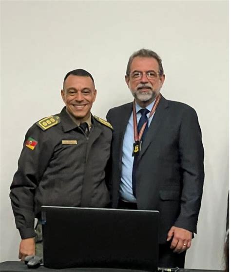 ACIST SL CEO Global Da Taurus Salesio Nuhs Recebe Comenda Da