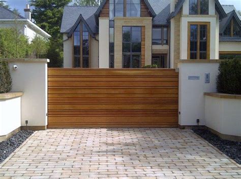 Secure And Stylish Gate Ideas For Your Driveway Wooden Gates Driveway