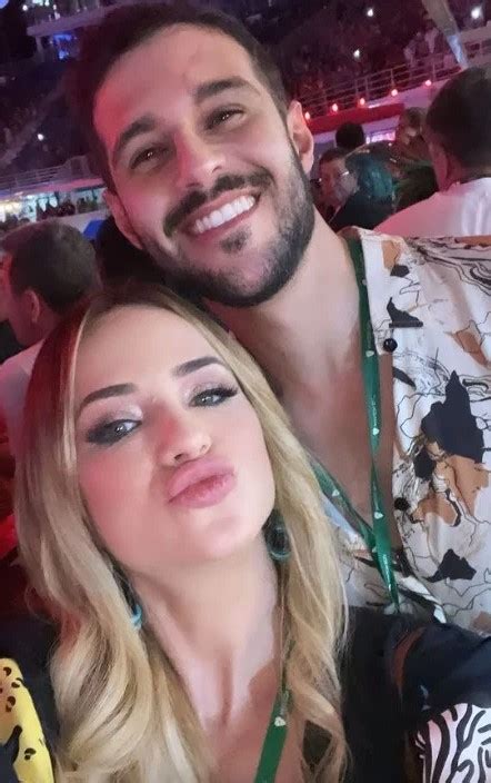 Ex BBB Rodrigo Mussi aparece pela 1ª vez em festa após acidente Super