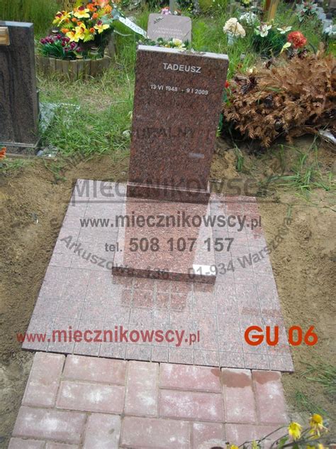 Nagrobki urnowe Warszawa Pomniki na urny Zakład Kamieniarski