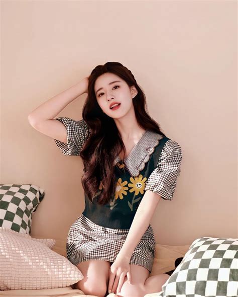 20 bộ phim làm nên tên tuổi của Mỹ nữ xuyên không Triệu Lộ Tư quá