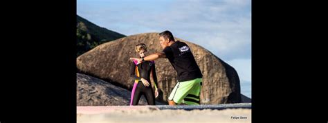 Foto Isabella Santoni Fez Aula De Surfe O Professor Allan Gandra