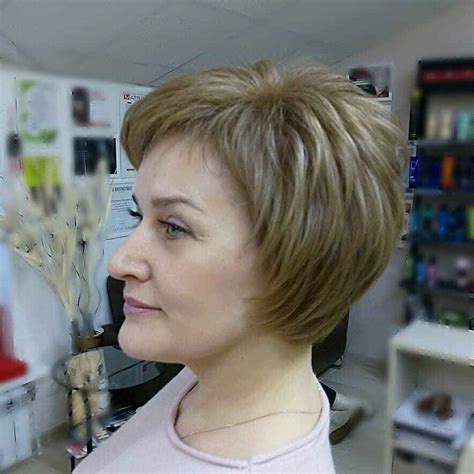 Стрижка каскад на короткие волосы для женщин за 60 не требующие укладки