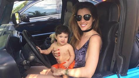 EGO Aline Gotschalg Mostra Foto O Filho Antes De Passeio