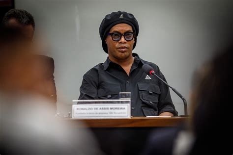 Relatório da CPI das Pirâmides pede o indiciamento de Ronaldinho Gaúcho