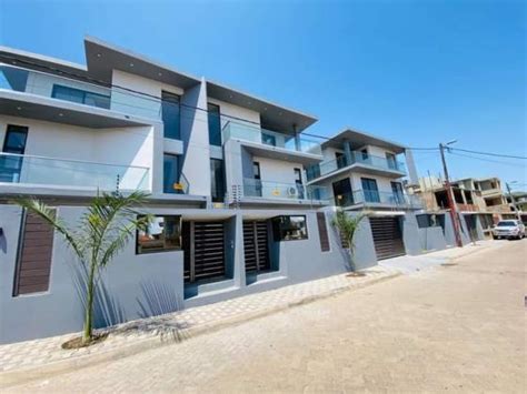 Casas A Venda VENDE SE MORADIA T4 BAIRRO TRIUNFO NOVO COSTA DO SOL