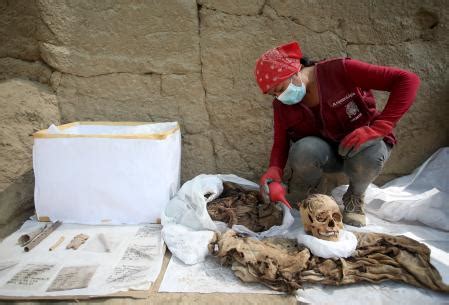Hallada en Perú la momia de un adolescente de hace 1 000 años en