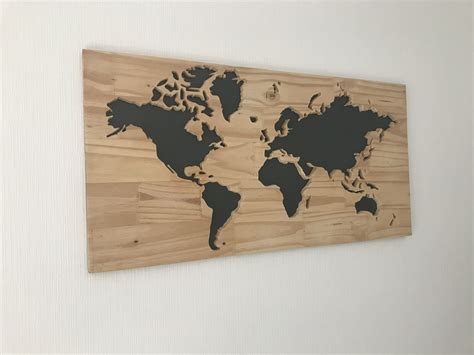 Mappemonde en bois massif sculpté LES RIVES DU BOIS