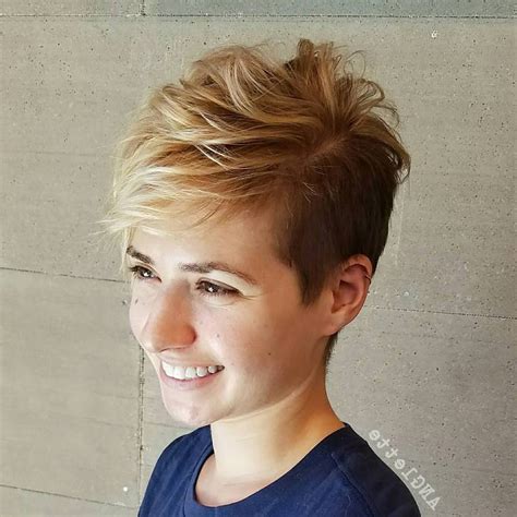 20 Photos Messy Asymmetrical Pixie Bob Haircuts