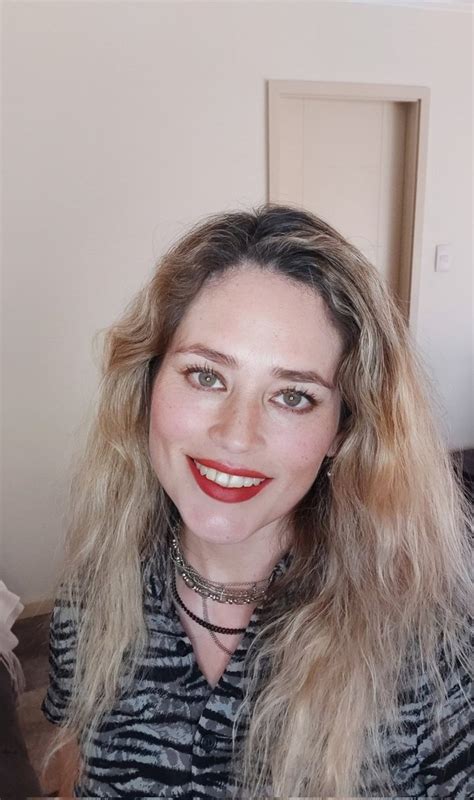 Evelyn Sin Apellido on Twitter Hoy amanecí feliz Todo me está