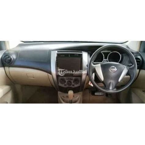Mobil Nissan Grand Livina SV 2004 Grey Second Pajak Hidup Siap Pakai Di