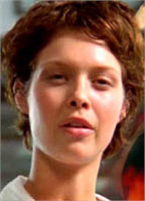 Nackte Alaina Huffman In Pendulum