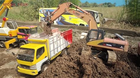 Mobil Truk Canter Fuso Muat Pasir Oleng Rc Excavator Isuzu NMR Beko