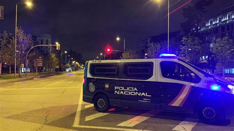 La Policía Nacional detiene in fraganti a un individuo robando en un