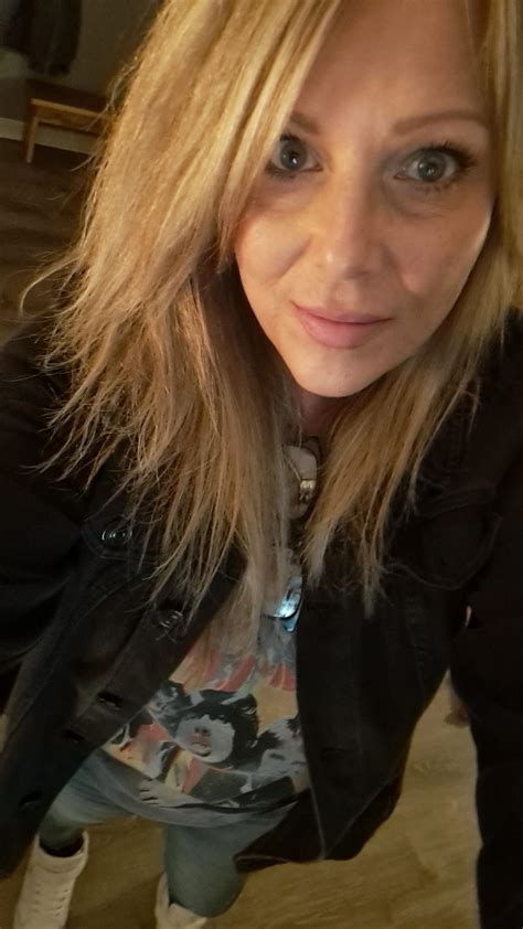 50f Free 3 Day Trial To My Onlyfans🔥bartendernaughtymilfno Ppv But I Do Encourge