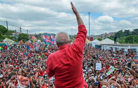 Lula chega a 52 dos votos válidos na pesquisa Ipec O Cafezinho