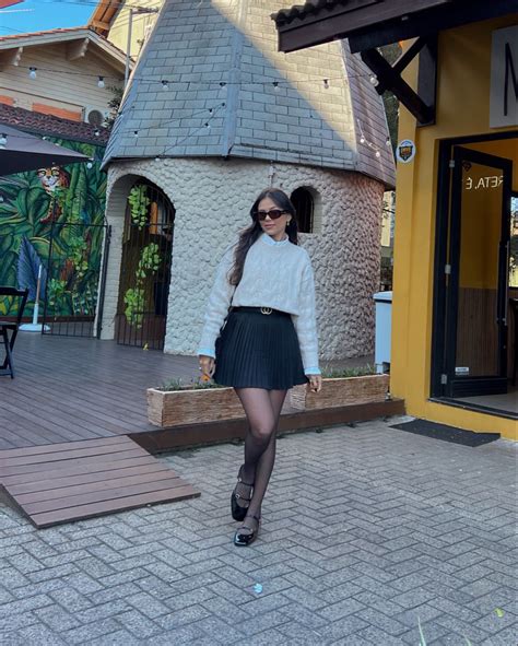 Outfits Winter Looks Pleated Skirt Outfit Lawn Beige Black Tricot