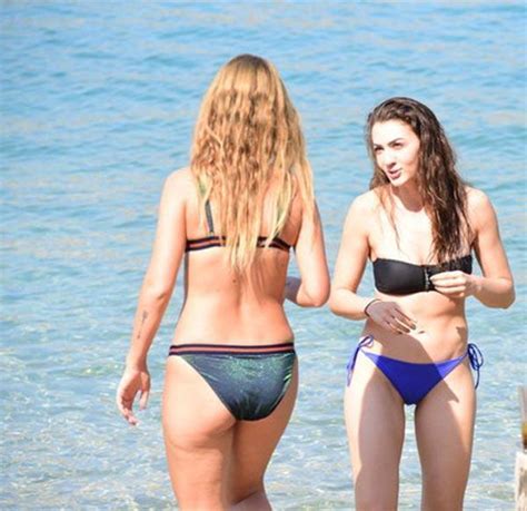 Burcu Zberk Bodrum Da Magazin Haberleri Milliyet