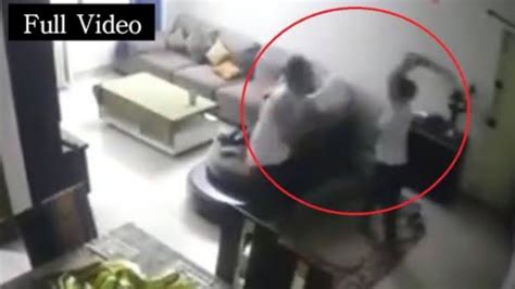Bağcılar da evlat vahşeti Annesinin kafasını kesip sokağa attı Kesik
