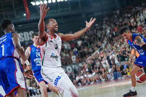 Anadolu Efes Basketbol S Per Liginde Finalde Patronlar D Nyas