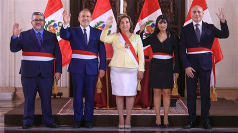 Presidenta Dina Boluarte tomó juramento a nuevos ministros de Estado