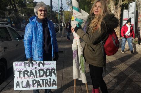 Fotogalería Postales del paro y movilización contra la Ley Bases en