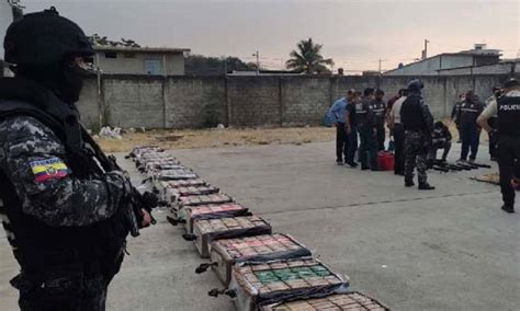 Policía de Ecuador frustra envío de más de una tonelada de cocaína a