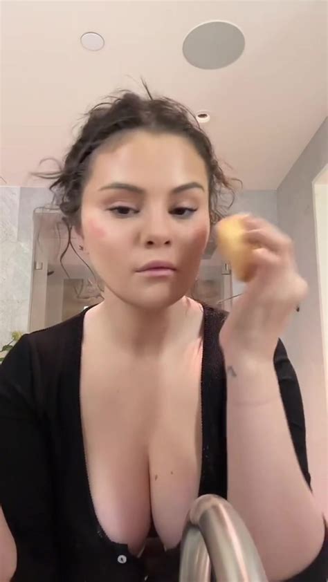 Selena Gomez Cleavage Drunkenstepfather