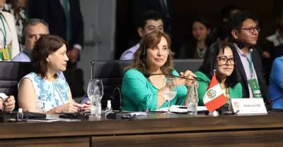 Dina Boluarte En Brasil Como La Primera Mujer En Asumir La Presidencia