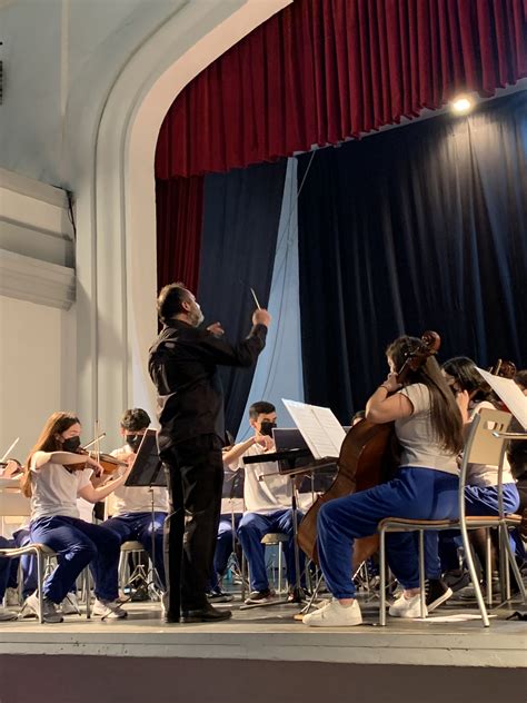 Hermosa presentación de la Orquesta Sinfónica Juvenil Jorge Peña Hen