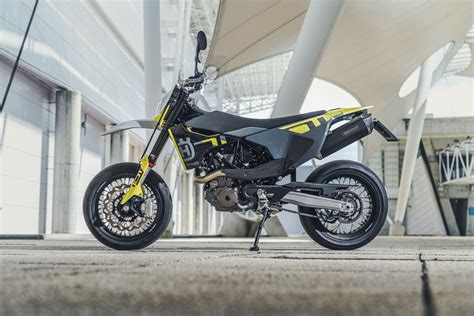 Husqvarna Supermoto Specs Features Photos Motos For The Win