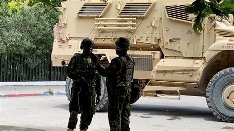 Polisye Kenya yo met pye yo atè Sou Chanmas Pep la komanse Joure yo
