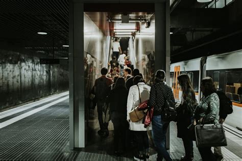 Ce Este Agorafobia Cauze Simptome Tratament Clinica Aproape