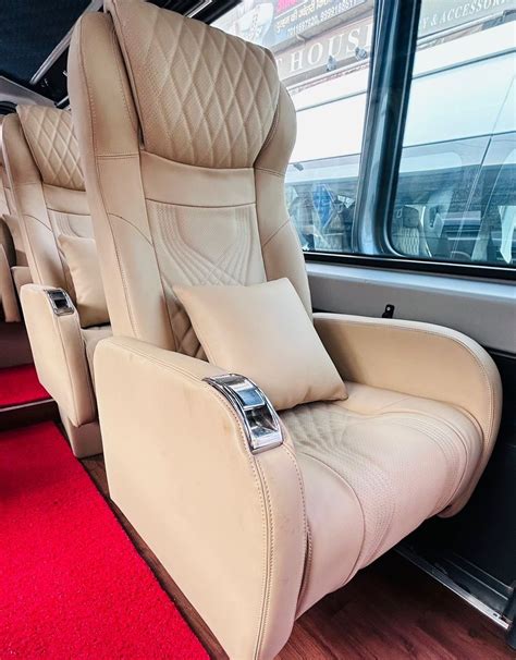 Urbania Super Luxury Van Hire In Delhi Book 9 Seater Urbania Van In Delhi