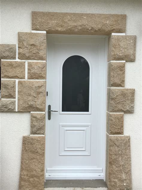 Porte d entrée PVC semi vitrée ligne arrondie et classique