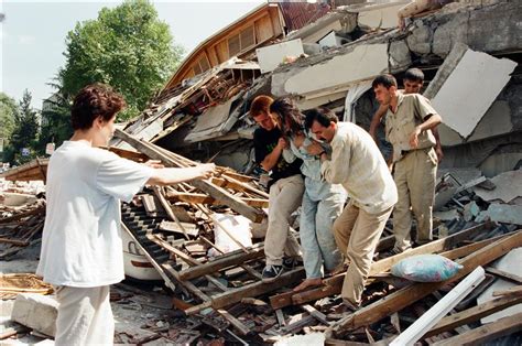 Marmara Depremi nin 16 Yılı Anadolu Ajansı