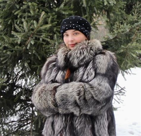Pin by Evgen on шуба 8 Fox fur Fur coat Fur