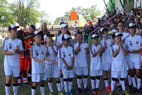 Górnik Zabrze w Brzeszczach przyciągnął tłumy ZDJĘCIA KIBICÓW Zabrzanie