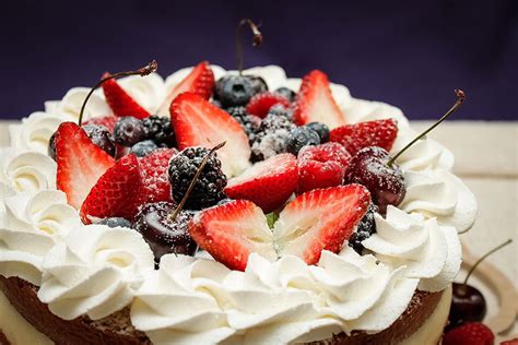 Naked Cake De Frutas Vermelhas Doce Iguaria