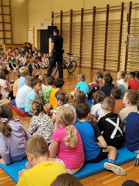 Bezpieczne wakacje spotkania z Policjantami 16 czerwca 2023 Szkoła