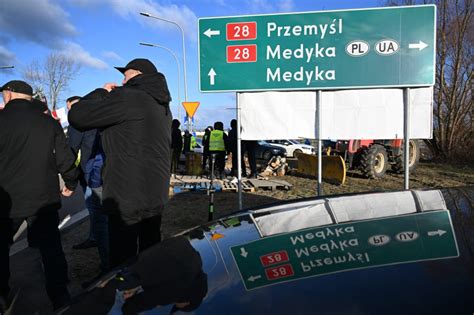 Rolnicy zawieszają protest przed przejściem w Medyce