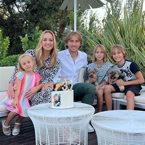 메이 めい on Twitter 오늘 본 것들 중에 젤루 사랑스러운 사진들 Lukamodric Modric LM10