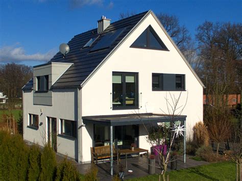 Einfamilienhaus In Verl Putz Satteldach Ohne Berstand Fassade Haus