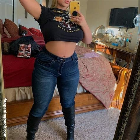 Megan Velez Kimvelezoficial Nude OnlyFans Leaks The Fappening