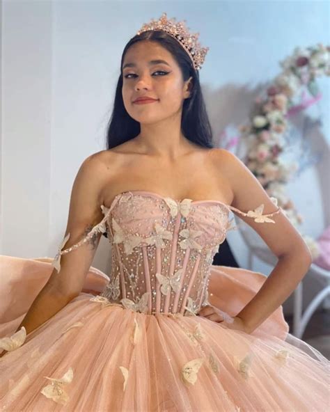 Pin by Isabel Draiman on Bustier y Croptop Xv Años Quinceanera