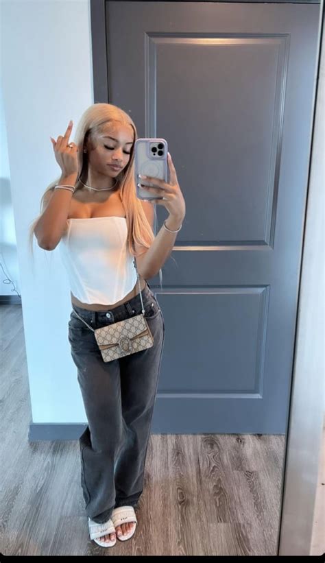 Mayalovee Pretty Feet😩👅😍😢 Rmayalovee