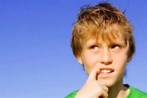 Điều gì sẽ xảy ra với một đứa trẻ hay cắn móng tay khi lớn lên Bác