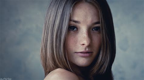 1920x1080 Women Brunette Looking At Viewer Freckles Face Hanna Russell Wallpaper  220 Kb